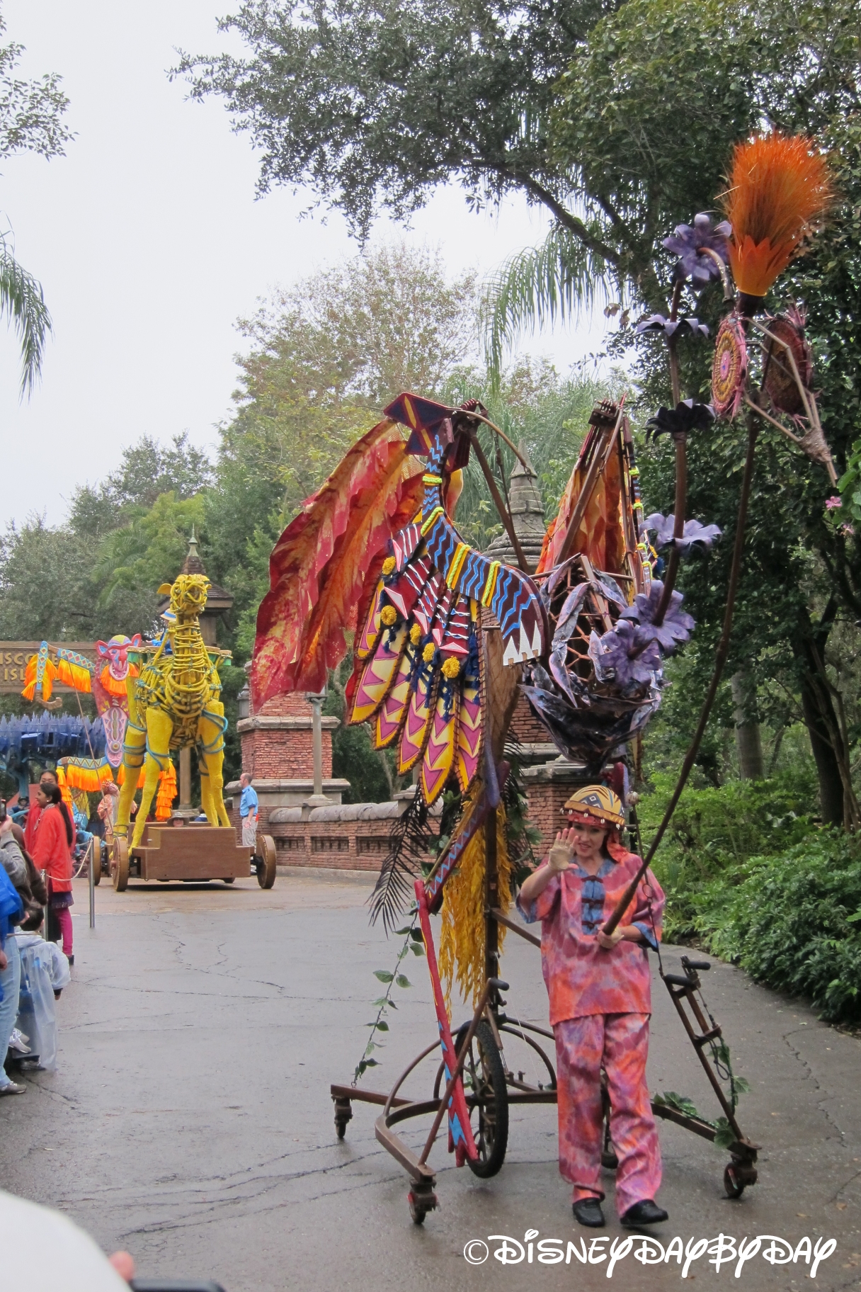 Animal Kingdom: Mickey’s Jammin’ Jungle Parade | DisneyDayByDay