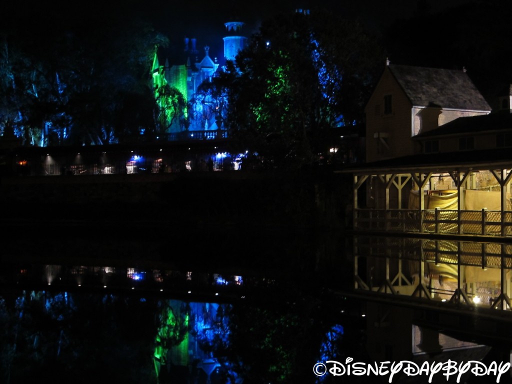 Magic Kingdom: Haunted Mansion | DisneyDayByDay