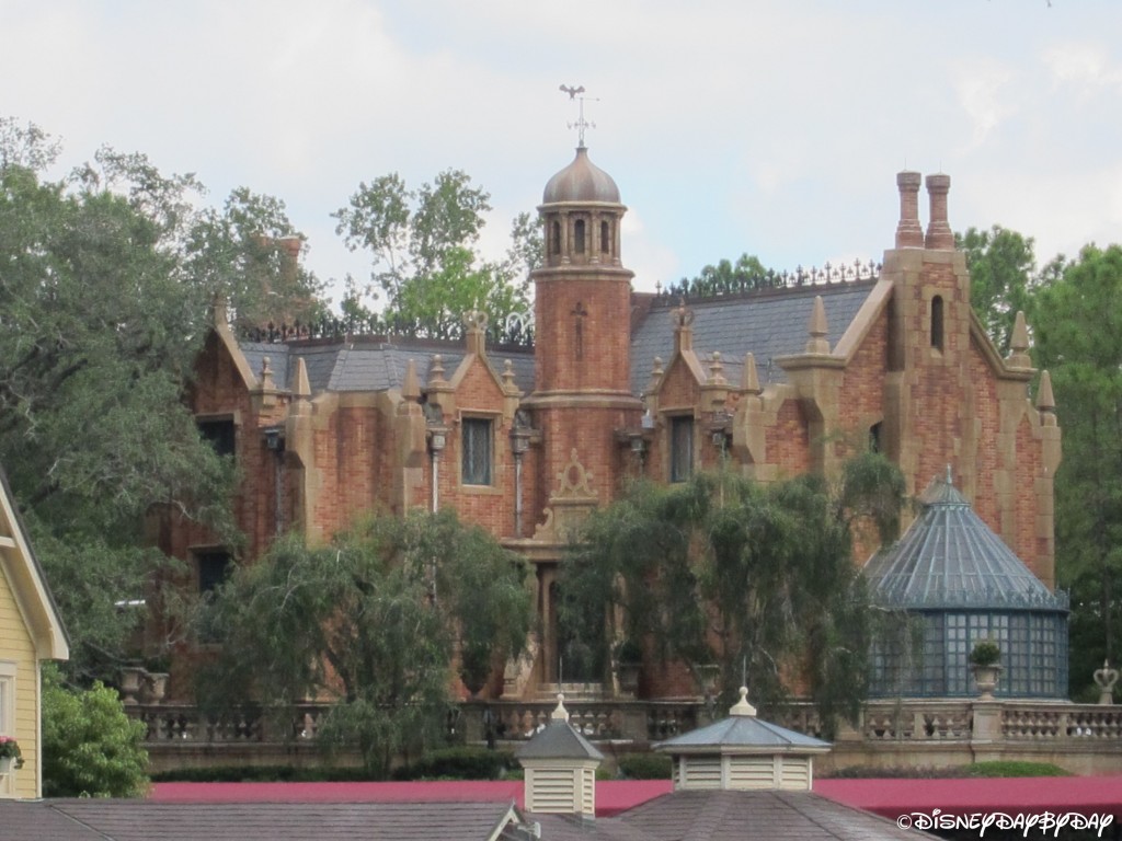 Magic Kingdom: Haunted Mansion | DisneyDayByDay