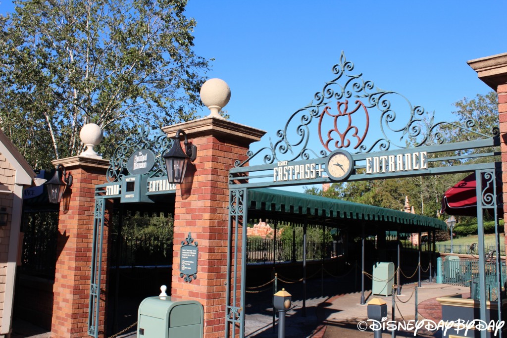 Magic Kingdom: Haunted Mansion | DisneyDayByDay