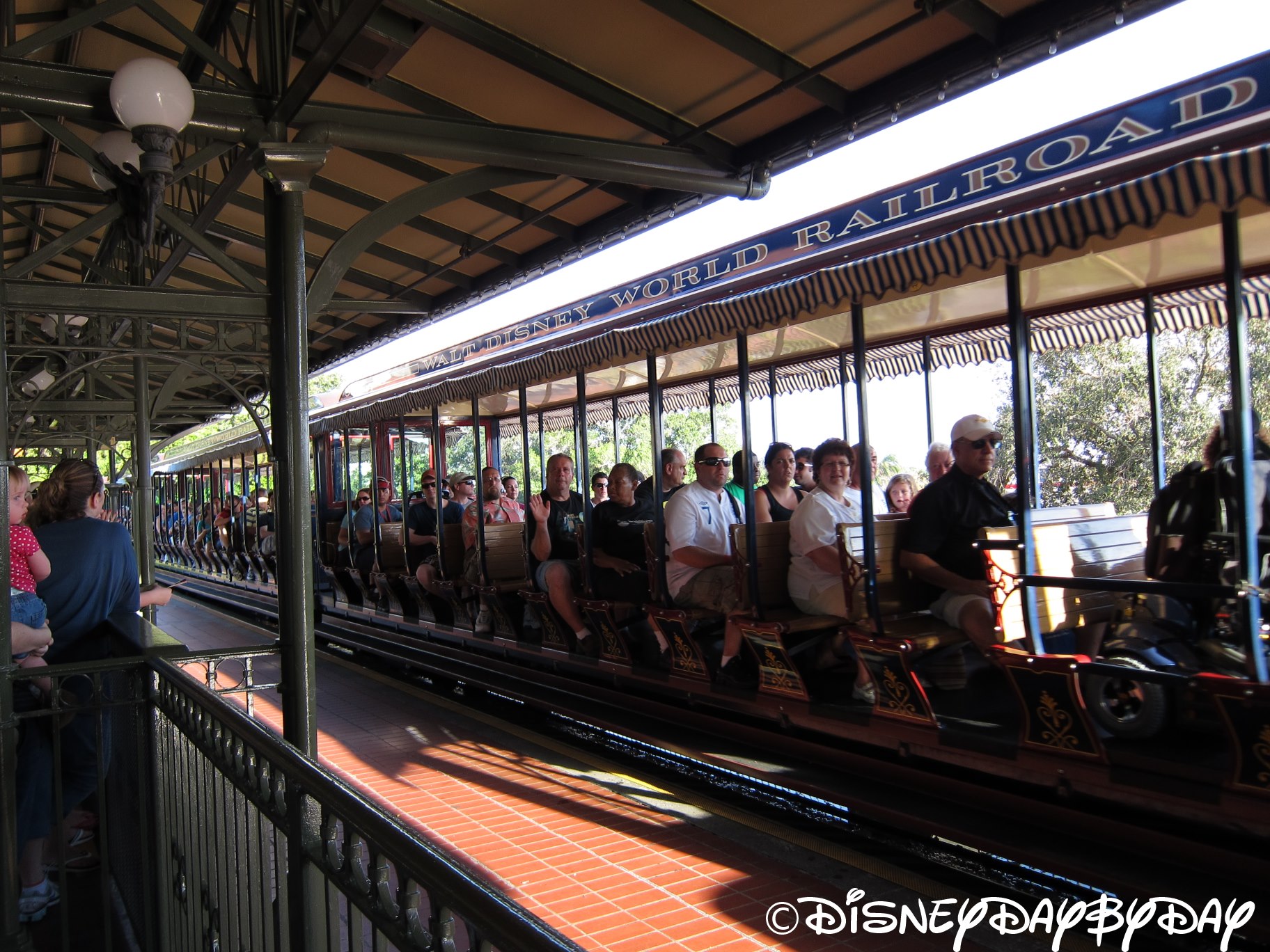 Magic Kingdom: Walt Disney World Railroad | DisneyDayByDay