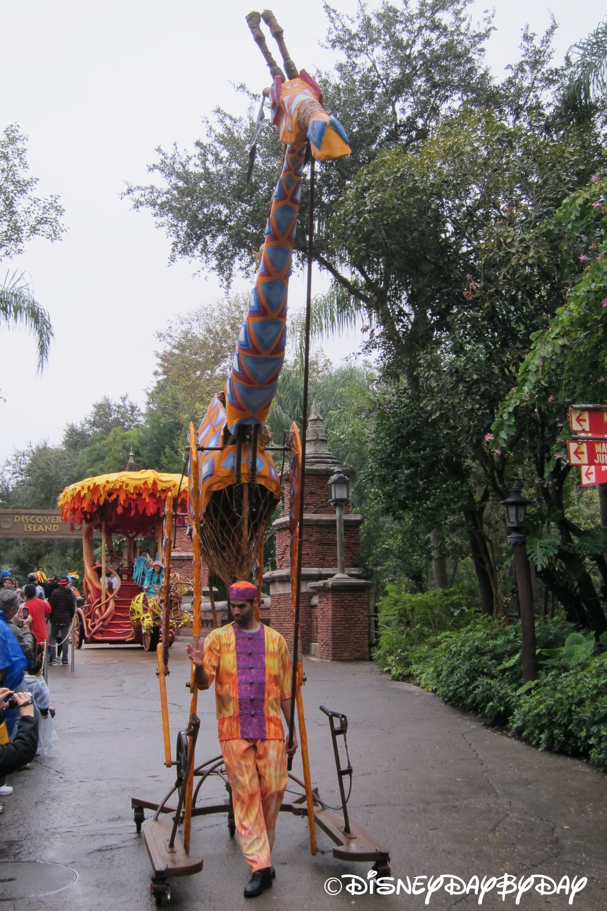 Animal Kingdom: Mickey’s Jammin’ Jungle Parade | DisneyDayByDay
