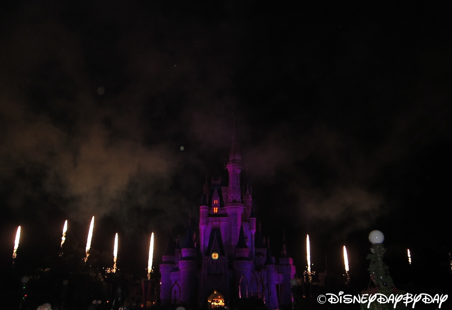 Magic Kingdom: Celebrate the Magic and Wishes | DisneyDayByDay