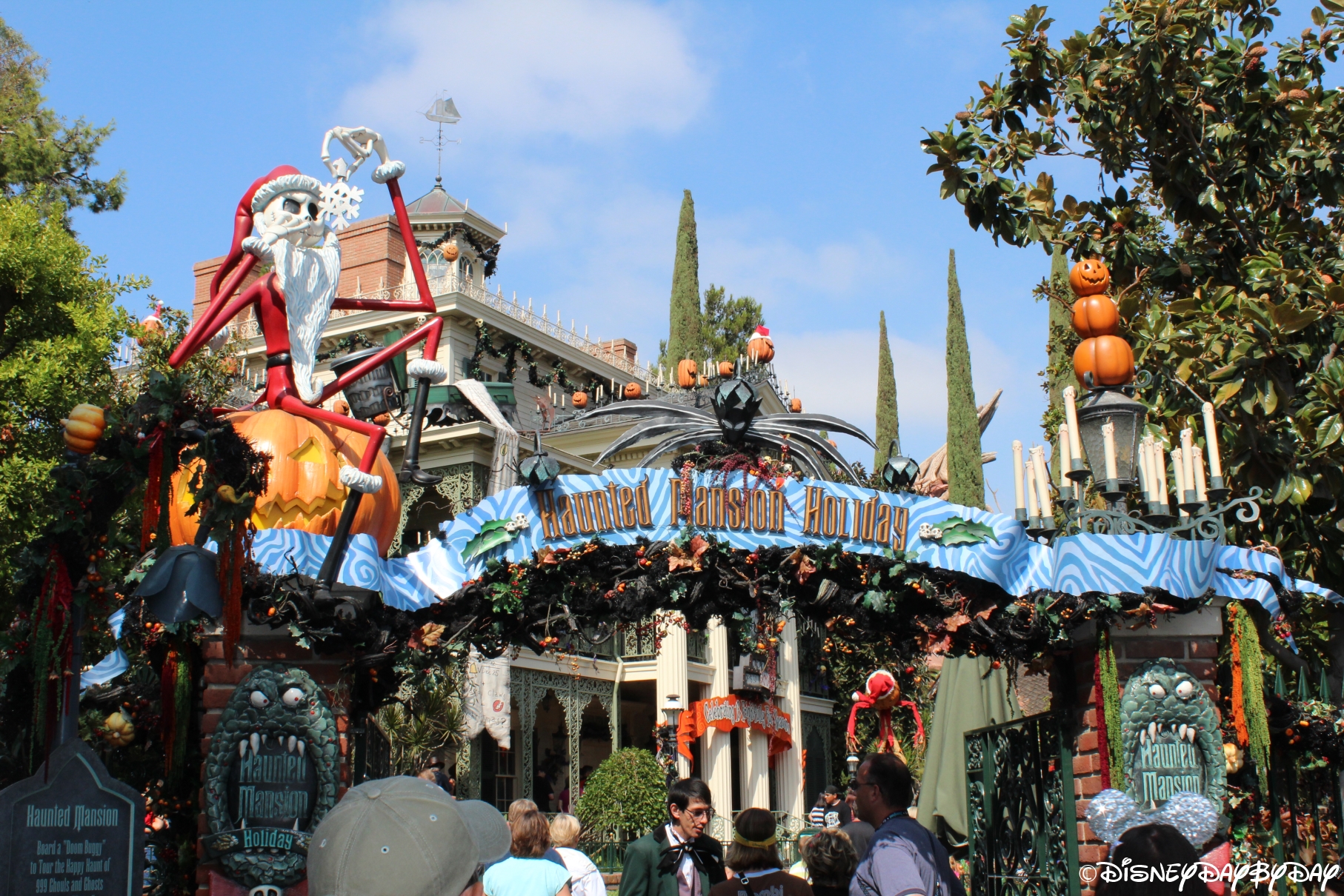 Disneyland: Haunted Mansion | DisneyDayByDay