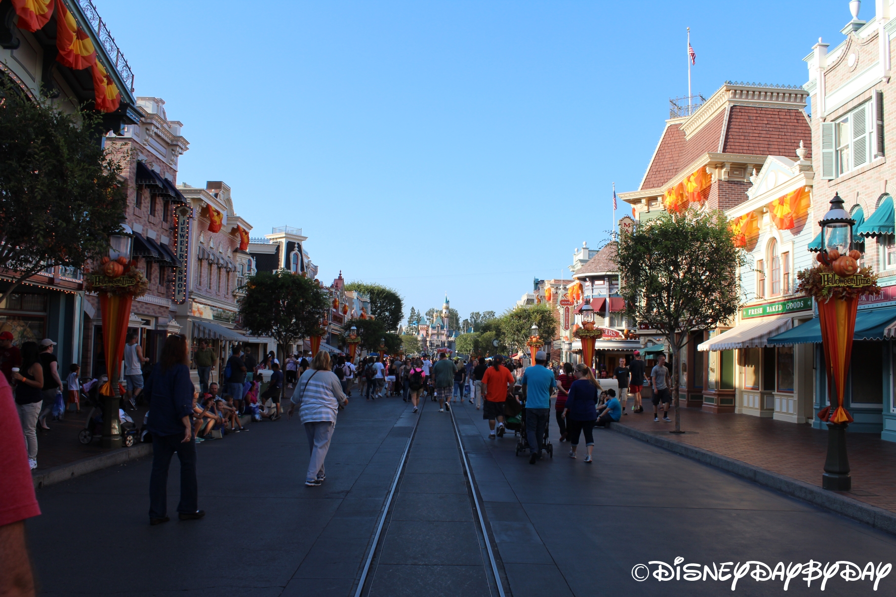 Disneyland: Main Street USA | DisneyDayByDay
