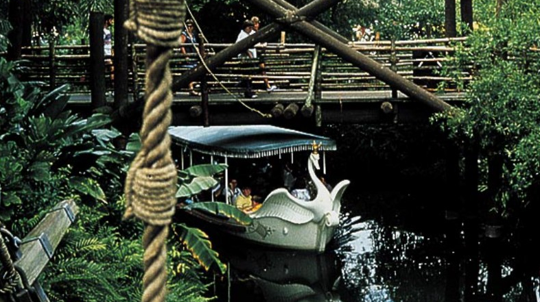 Magic Kingdom – Swan Boat 2 | DisneyDayByDay