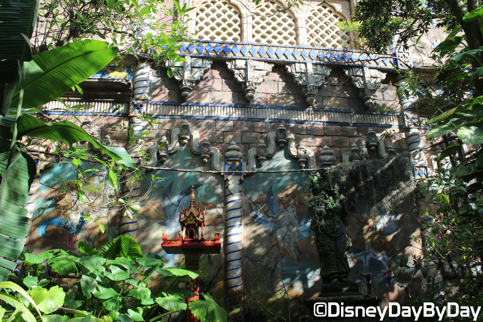Animal Kingdom – Maharajah Jungle Trek | DisneyDayByDay